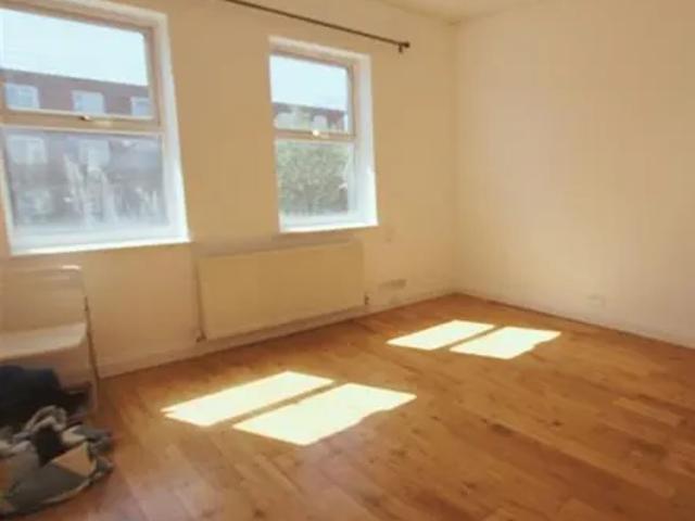 The Art of Pizza, 73 Cricklewood Lane, Childs Hill, London, NW2 1HR, United Kingdom | 2 bed apartment for rent #167484853 | Rentberry