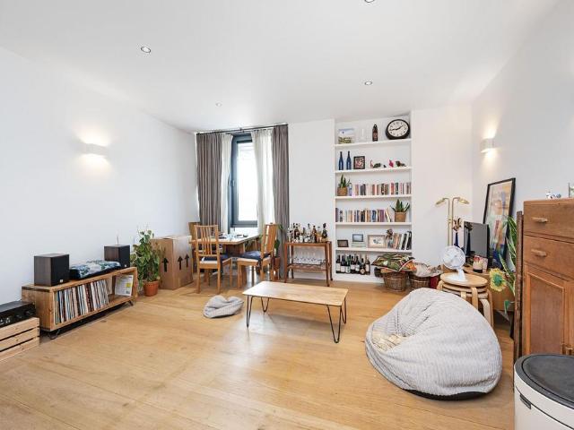 The Arthaus, Hackney, London, E8 2 bed flat to rent £3,250 pcm £750 pw