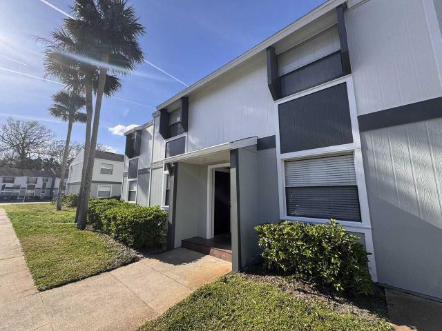 The Artisan Studio Apartment for Rent at 310 S Nova Rd, Daytona Beach, FL 32114