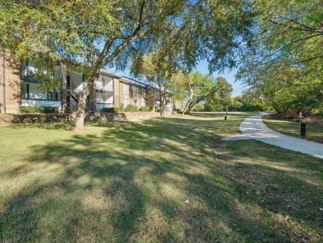 The Arbors of Euless Apartments 2 Bedroom Apartment for Rent at 1002 Fuller Wiser Rd, Euless, TX 76039