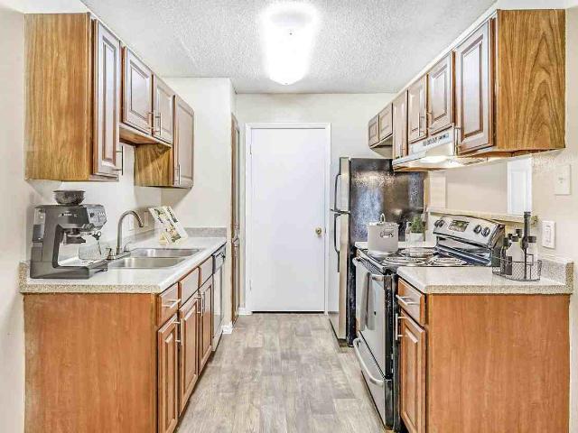 The Arbors of Euless Apartments 2 Bedroom Apartment for Rent at 1002 Fuller Wiser Rd, Euless, TX 76039