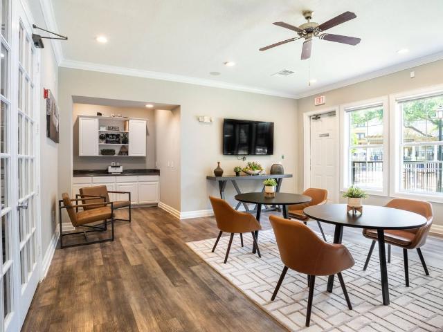 The Arches at Park Cities 1 Bedroom Apartment for Rent at 4400 W University Blvd, Dallas, TX 75209 Greenway Park