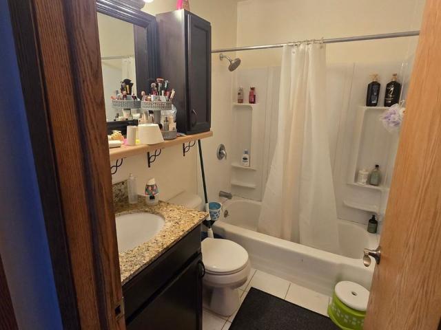 The Arden 1 Bedroom Apartment for Rent at 1106 E Knapp St, Milwaukee, WI 53202 Yankee Hill