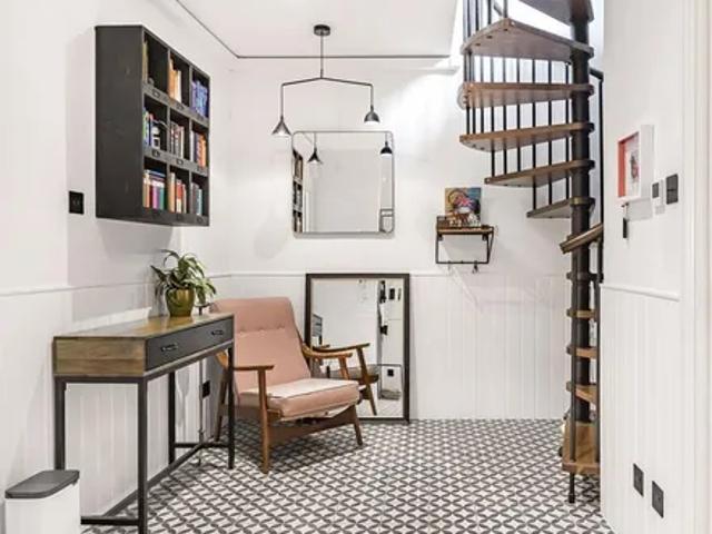 The Astronomer, 125 129 Middlesex Street, Bishopsgate, London, E1 7JF, United Kingdom | 2 bed duplex for rent #139402884 | Rentberry