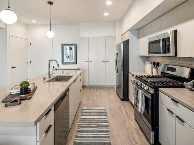 The Astra 3 Bedroom Apartment for Rent at 215 E Regent St, Inglewood, CA 90301