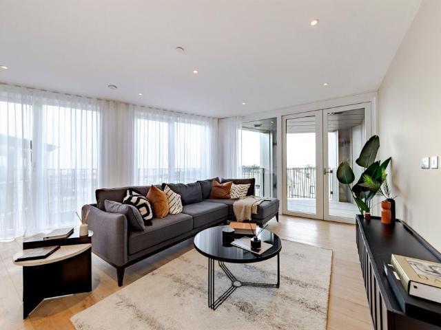 The Ash Building, Rudduck Way, Cambridge 2 bed apartment to rent £2,750 pcm £635 pw