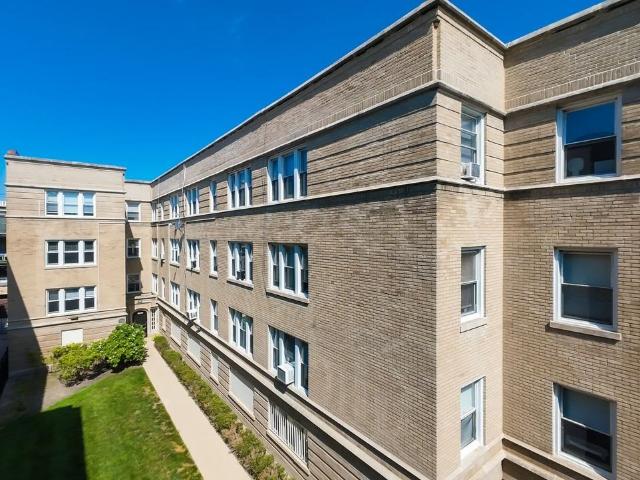 The Ashland Juneway 1 Bedroom Apartment for Rent at 7736 N Ashland Ave, Chicago, IL 60626 Rogers Park