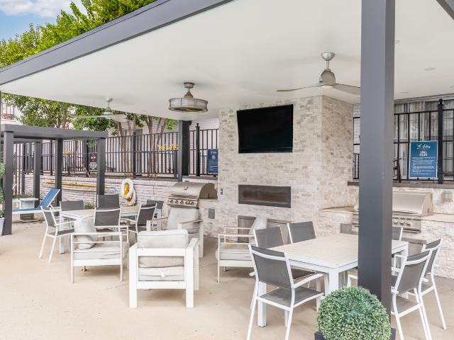 The Ashley at Bluffview Apartments 1 Bedroom Apartment for Rent at 9401 Mixon Dr, Dallas, TX 75220 Midway Hollow