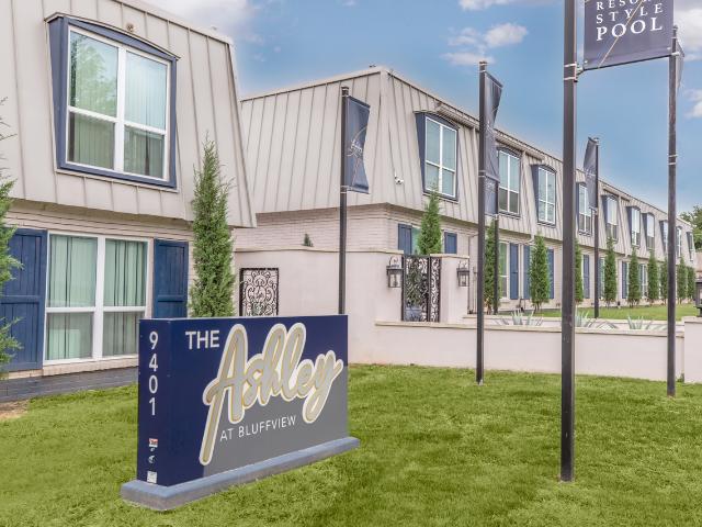 The Ashley at Bluffview Apartments 2 Bedroom Apartment for Rent at 9401 Mixon Dr, Dallas, TX 75220 Midway Hollow