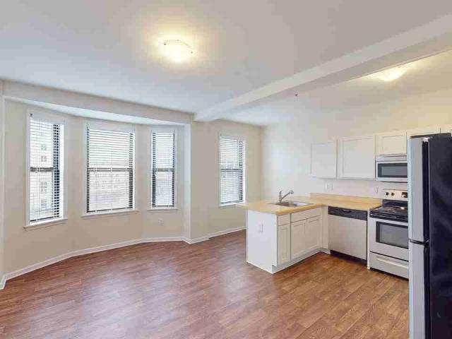 The Ashley Apartments 1 Bedroom Apartment for Rent at 1538 Centre Street, Detroit, MI 48226 Downtown Detroit