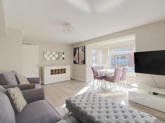The Athenaeum, 32 Salisbury Road, Hove, East Sussex BN3, 2 bed flat to rent, £1,850 pcm | PrimeLocation