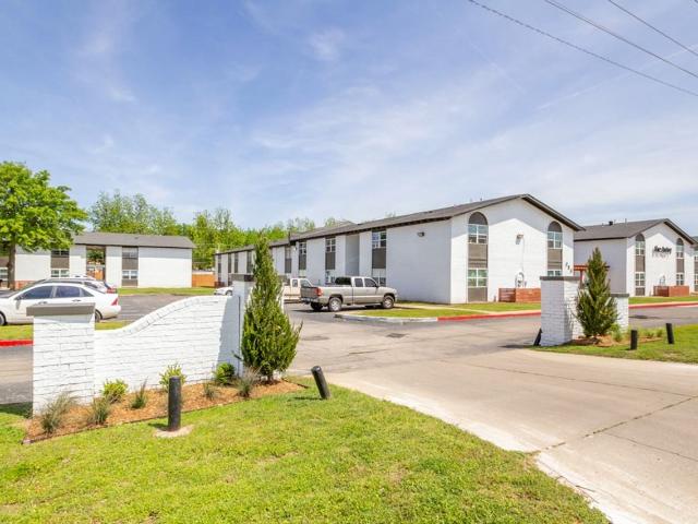 The Autry 1 Bedroom Apartment for Rent at 917 24th Ave Sw, Norman, OK 73069