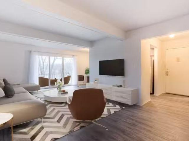 The Augusta Greens Lake Apartments