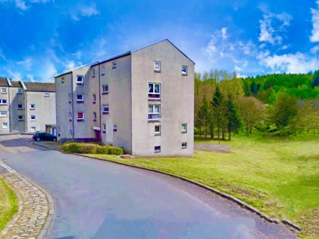The Auld Road, Cumbernauld G67, 2 bed maisonette to rent, £695 pcm | PrimeLocation