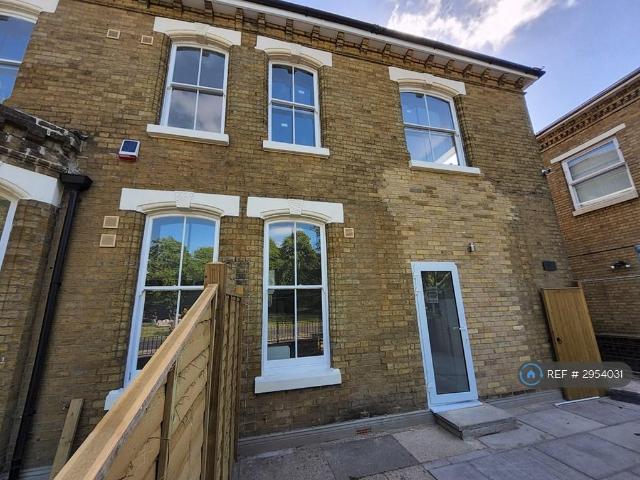 The Ave, Southampton, SO17 2 bed flat to rent £1,360 pcm £314 pw