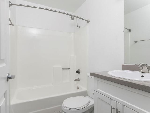The Avenue at Carlsbad 2 Bedroom Apartment for Rent at 2262 Avenida Magnifica, Carlsbad, CA 92008