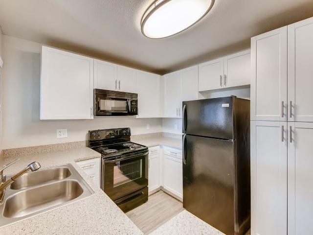 The Avenue at San Marcos 2 Bedroom Apartment for Rent at 506 E Barham Dr, San Marcos, CA 92078