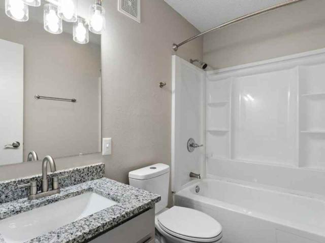 The Avenue Apartments 2 Bedroom Apartment for Rent at 3001 W Wedington Dr, Fayetteville, AR 72701