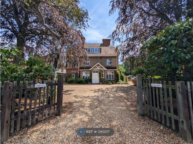 The Avenue, Ascot SL5, 10 bed detached house to rent, £6,000 pcm | PrimeLocation