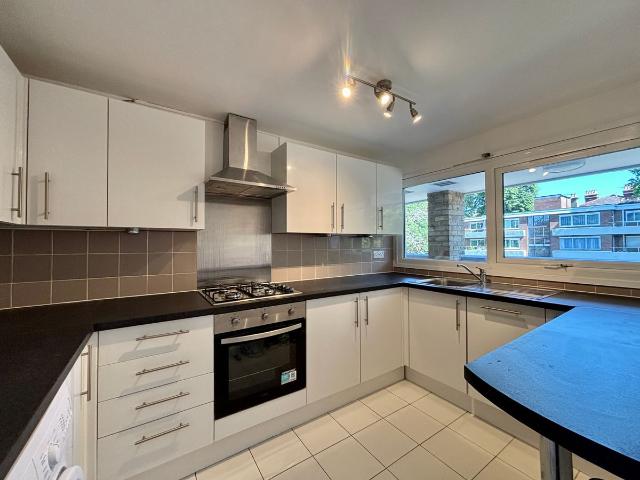 The Avenue, Beckenham BR3, 2 bed flat to rent, £1,800 pcm | PrimeLocation