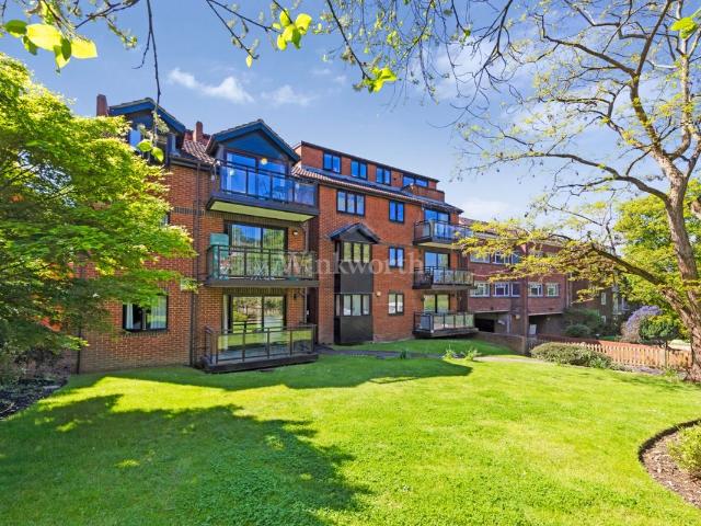 The Avenue, Beckenham, Kent BR3, 1 bed flat to rent, £1,500 pcm | PrimeLocation