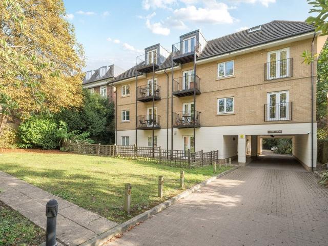 The Avenue, Beckenham, Kent BR3, 2 bed flat to rent, £1,850 pcm | PrimeLocation