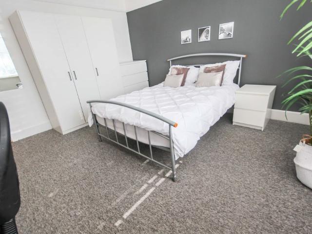 The Avenue, Bournemouth, BH9