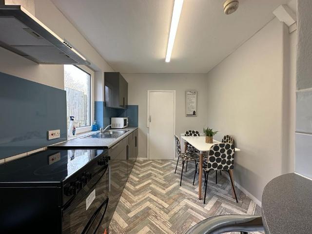 The Avenue, Brighton, BN2 5 bed semi detached house to rent £3,000 pcm £692 pw