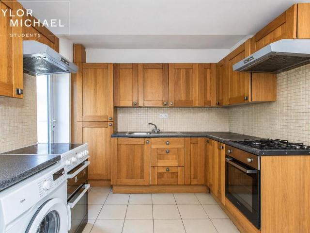 The Avenue, Brighton 6 bed semi detached house to rent £1,920 pcm £443 pw