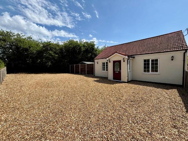 The Avenue, Brookville, THETFORD 4 bed detached bungalow to rent £2,350 pcm £542 pw