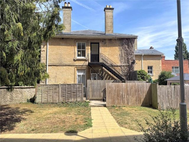 The Avenue, Cirencester GL7, 1 bed flat to rent, £950 pcm | PrimeLocation