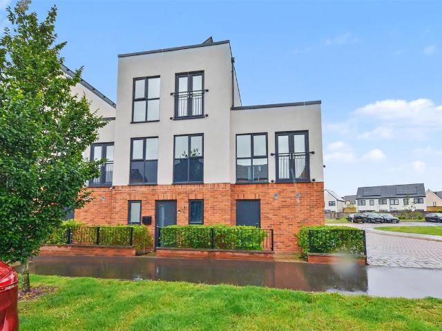 The Avenue, Corby NN17, 3 bed town house to rent, £1,500 pcm | PrimeLocation