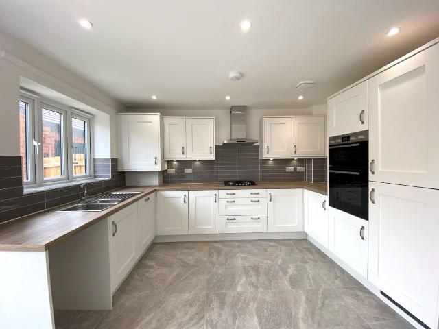 The Avenue, Corby NN17, 4 bed property to rent, £1,550 pcm | PrimeLocation