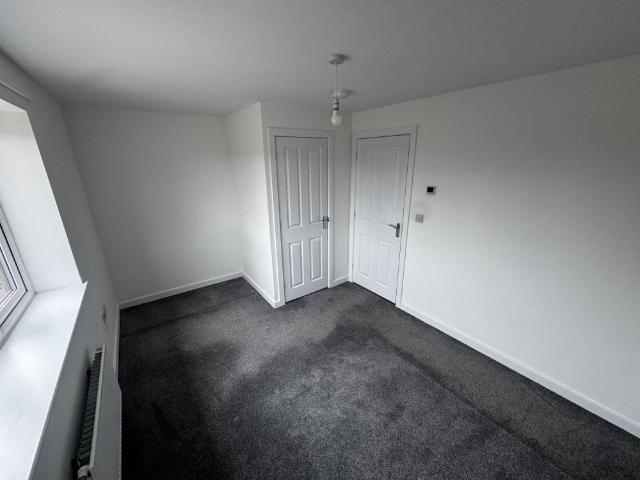 The Avenue, Corby
