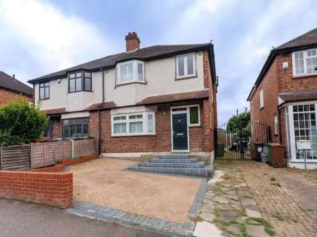 The Avenue, Highams Park 3 bed semi detached house for sale.