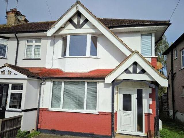 The Avenue, Hornchurch, 3 Bedroom End