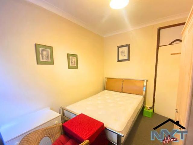 The Avenue, London, 1 Bedroom House