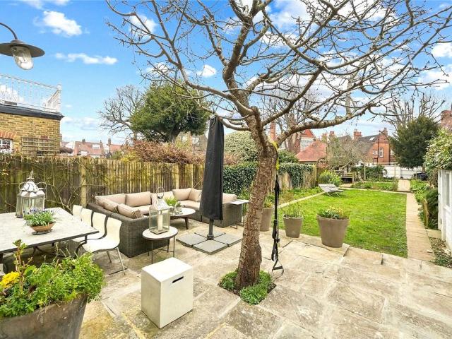 The Avenue, London, W4 5 bed semi detached house to rent £14,998 pcm £3,461 pw