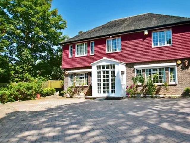 The Avenue, London, BR3 5EG, United Kingdom | 4 bed house for rent #138852257 | Rentberry