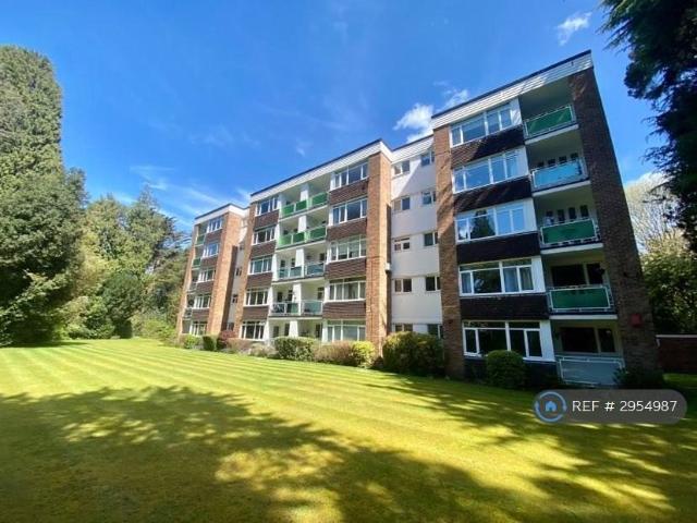 The Avenue, Poole, BH13 2 bed flat to rent £1,550 pcm £358 pw