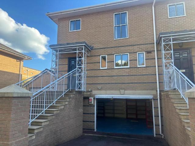 The Avenue, Poole 3 bed house to rent £2,250 pcm £519 pw