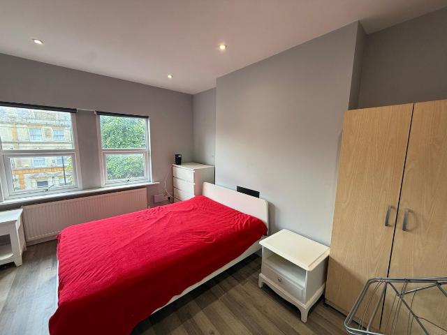The Avenue, West Ealing W13, 2 bed flat to rent, £1,950 pcm | PrimeLocation