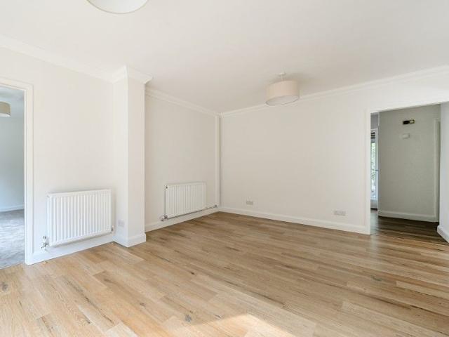 The Avenue, Woking, Surrey, GU24