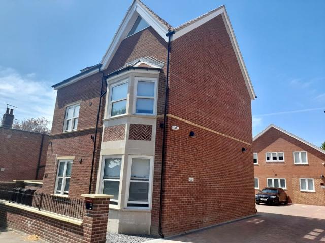 The Avenue, Yeovil BA21, 2 bed flat to rent, £995 pcm | PrimeLocation