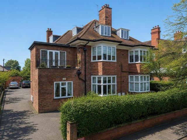 The Avenue, York 2 bed flat to rent £1,195 pcm £276 pw