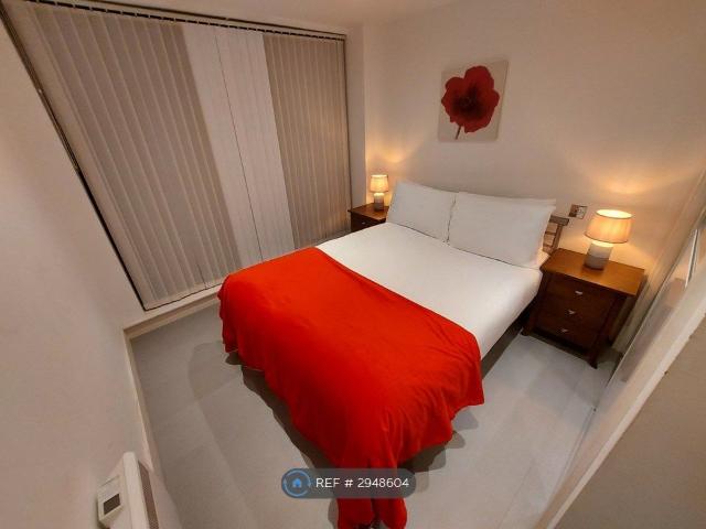 The Axis, Nottingham NG1, 2 bed flat to rent, £1,400 pcm | PrimeLocation