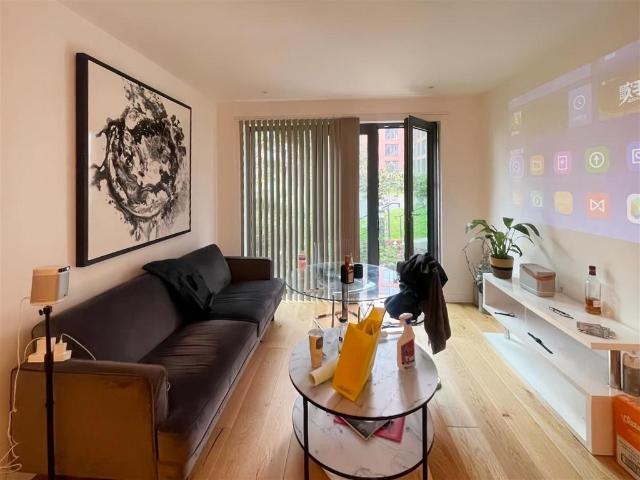 The Axium, Windmill Street. 1 bed flat to rent £1,050 pcm £242 pw