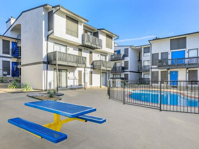 The Ayva at Oaklawn 3 Bedroom Apartment for Rent at 2601 Arroyo Ave, Dallas, TX 75219