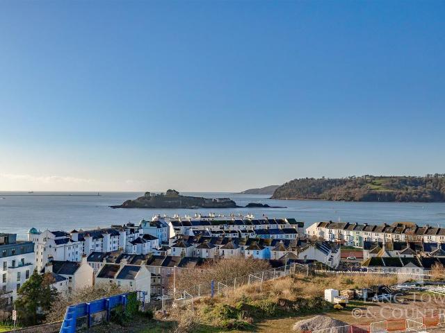 The Azure, Cliff Road, Plymouth PL1, 2 bed flat to rent, £1,400 pcm | PrimeLocation