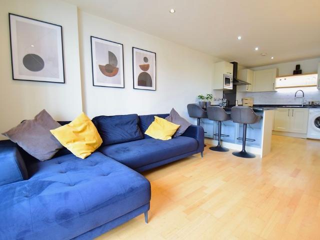 The Boulevard, Hunslet, Leeds LS10, 2 bed flat to rent, £1,295 pcm | PrimeLocation